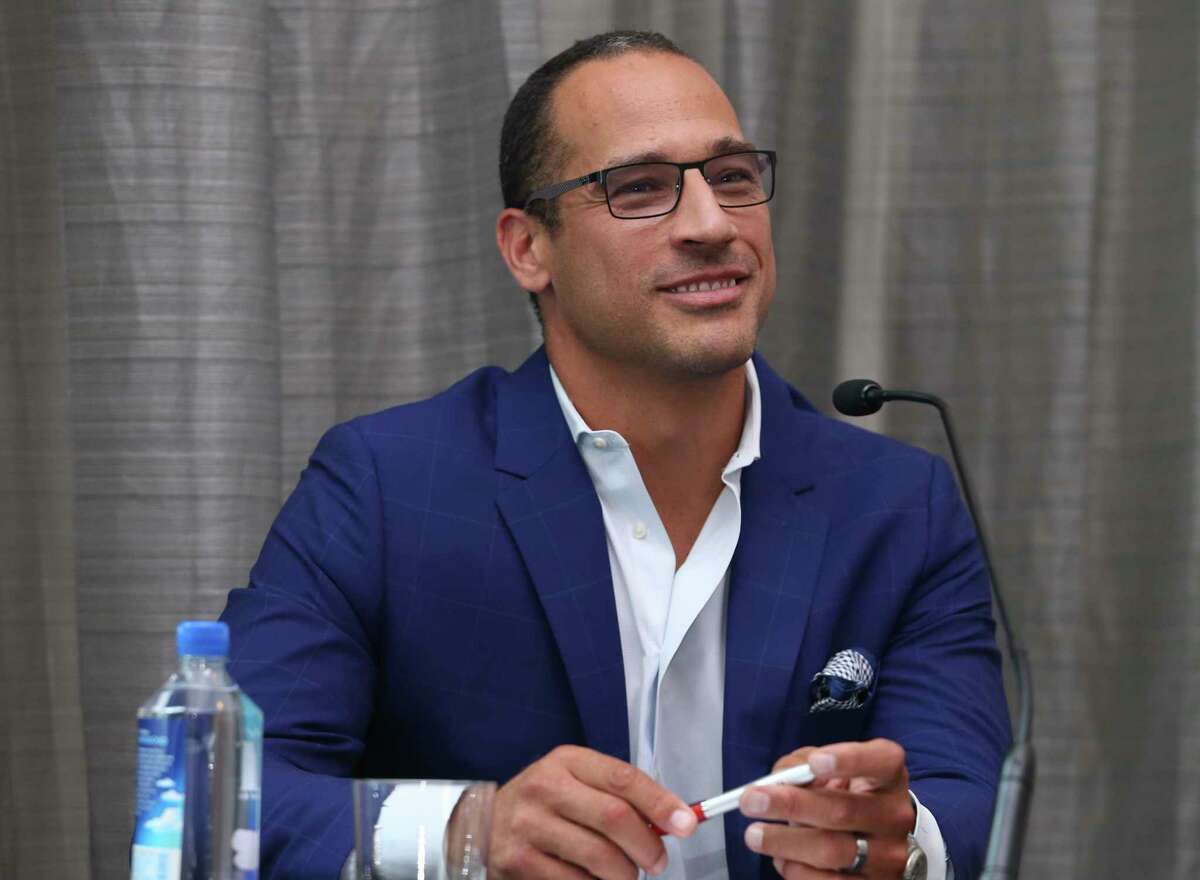Ex-NFL player Christian Fauria faces community he offended with remarks