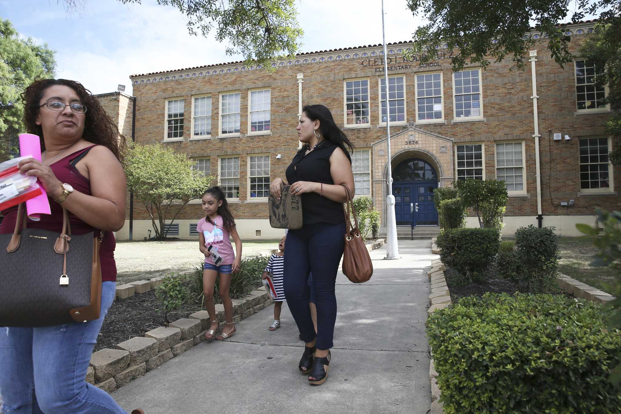 SAISD predicts improved state rating, but one elementary school will ...
