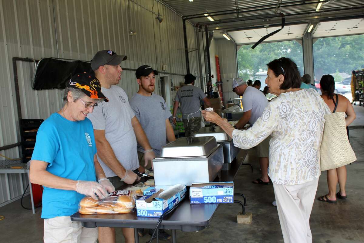 20th annual Cheeseburger in Caseville kicks off