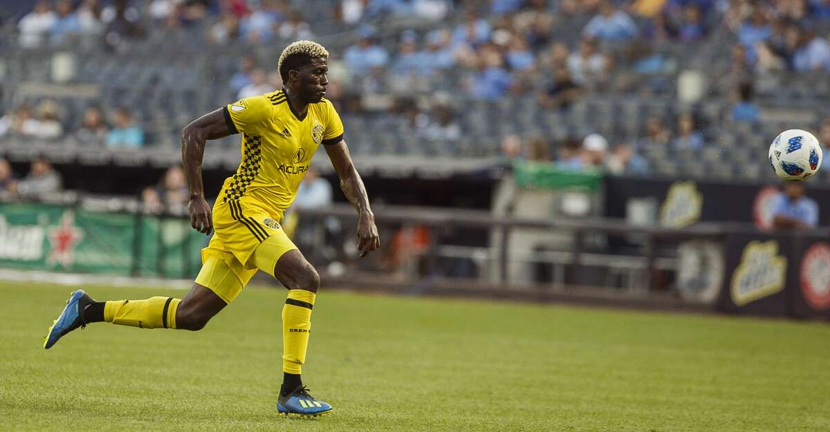 Gyasi Zardes scores stoppage-time winner as Dynamo fall to Crew