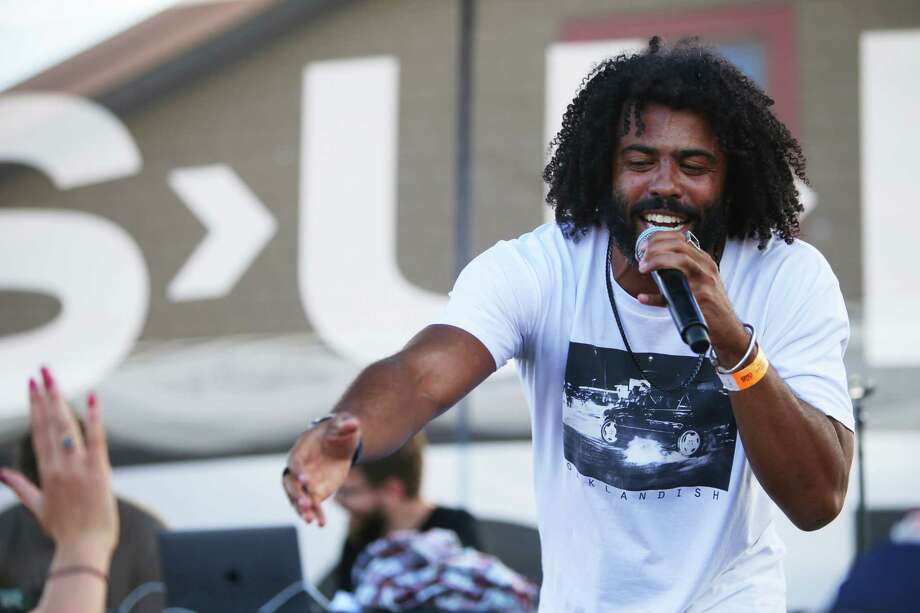 Sub Pop turns 30 with a beach party and thousands in attendance ...