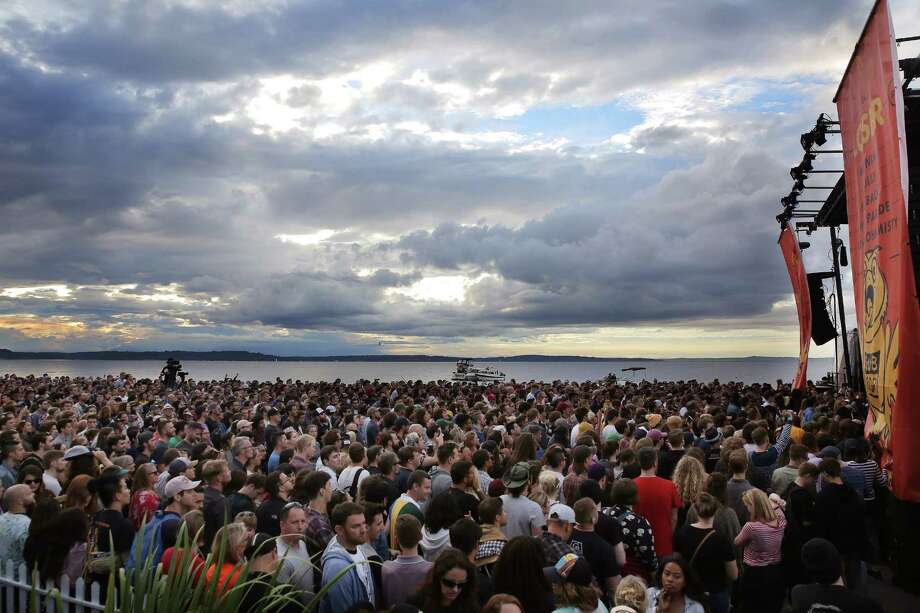 Sub Pop turns 30 with a beach party and thousands in attendance ...
