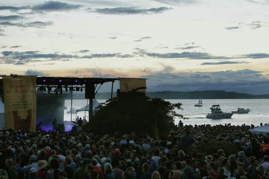 Sub Pop turns 30 with a beach party and thousands in attendance ...