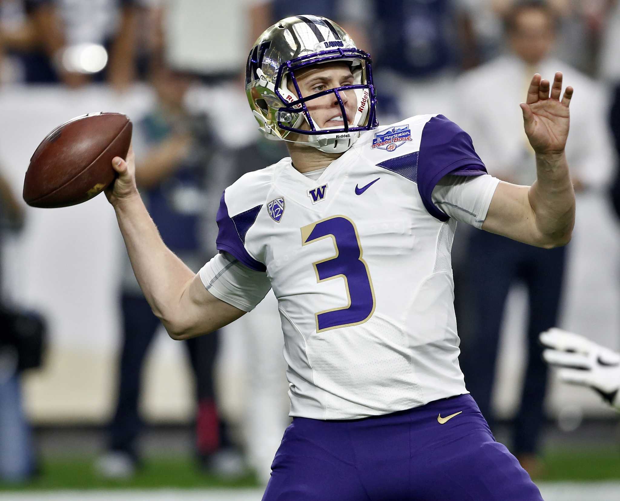 Huskies enter season as contenders for Pac-12 title, CFP Championship