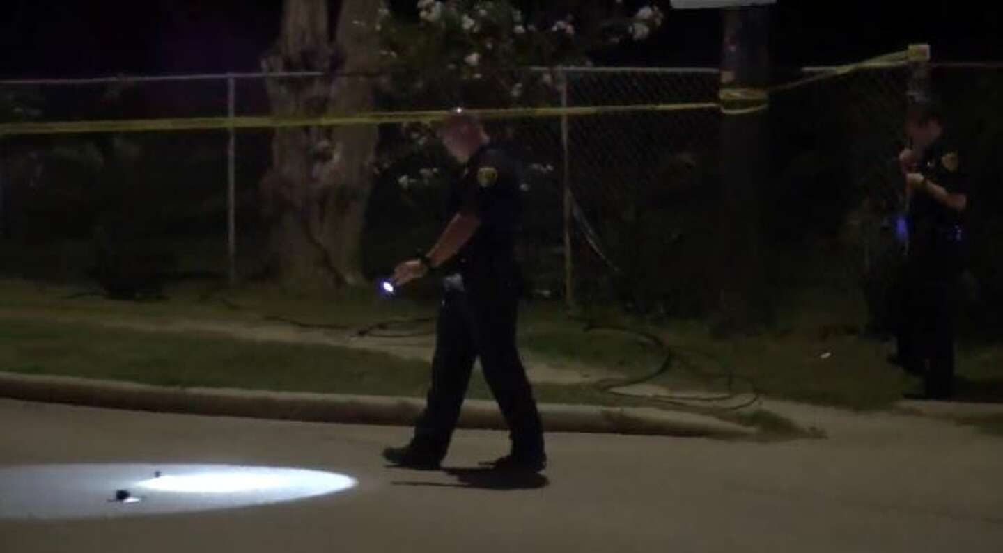 Cable repairman shoots armed robber in Northline