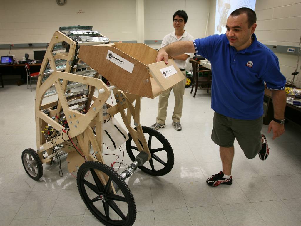 UB students design lunar ditch-digger in NASA competition