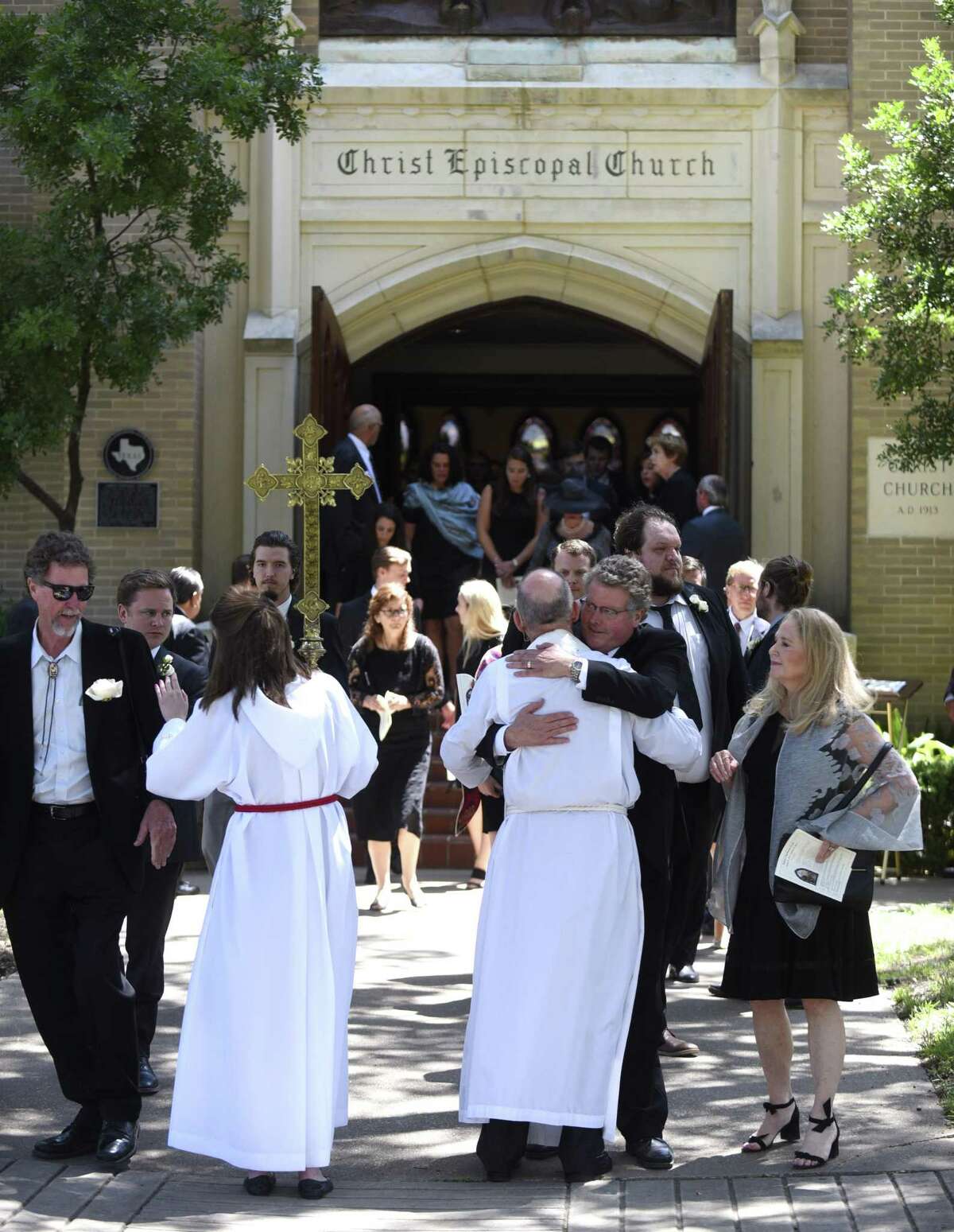 At funeral, Frost’s friends recall his imprint on S.A.