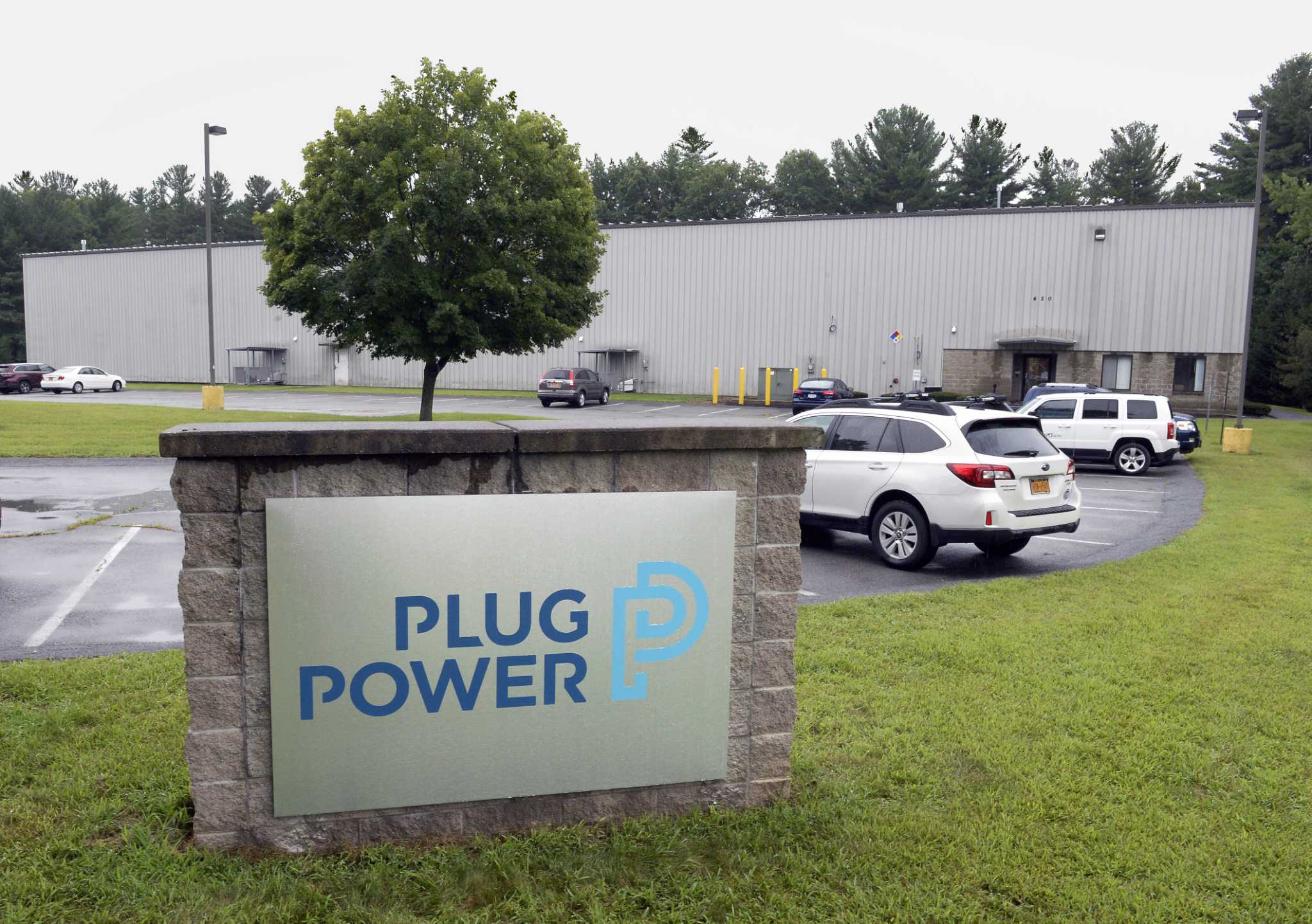 Plug Power projects revenue of over $900M