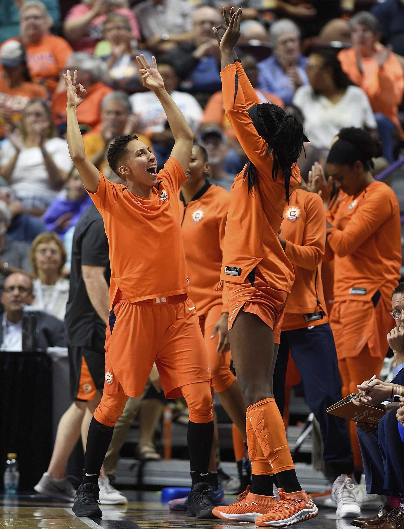 Connecticut Sun hold off Sparks, earn bye in WNBA playoffs