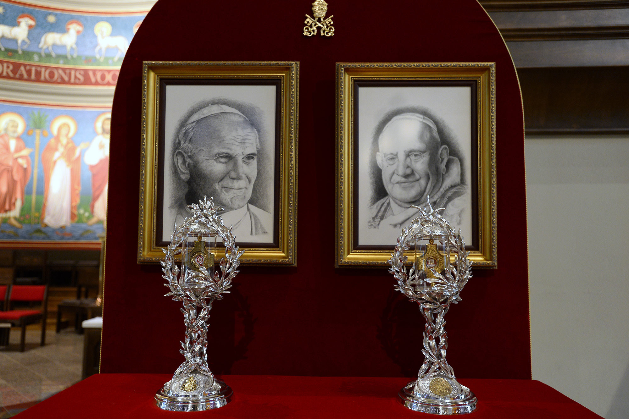 Photos: Basilica enshrines papal relics