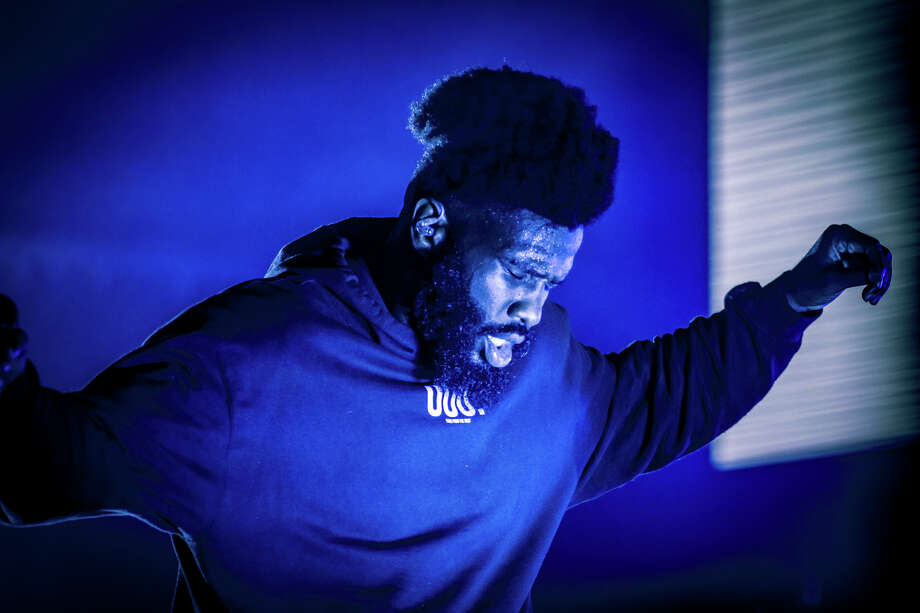 Tobe Nwigwe 'makes purpose popular' with sold-out debut - Houston Chronicle