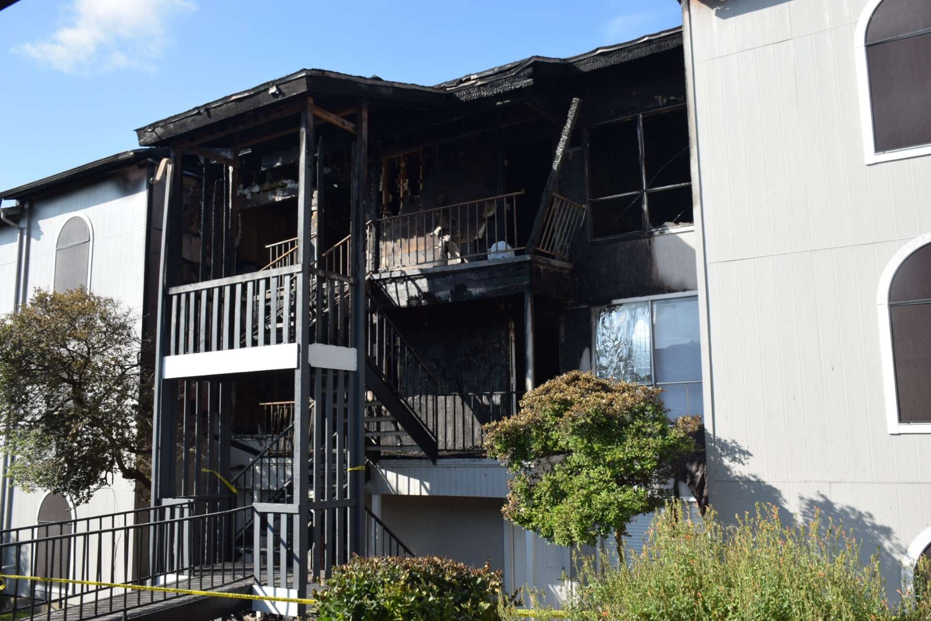 Residents describe chaos caused by fatal San Antonio apartment fire