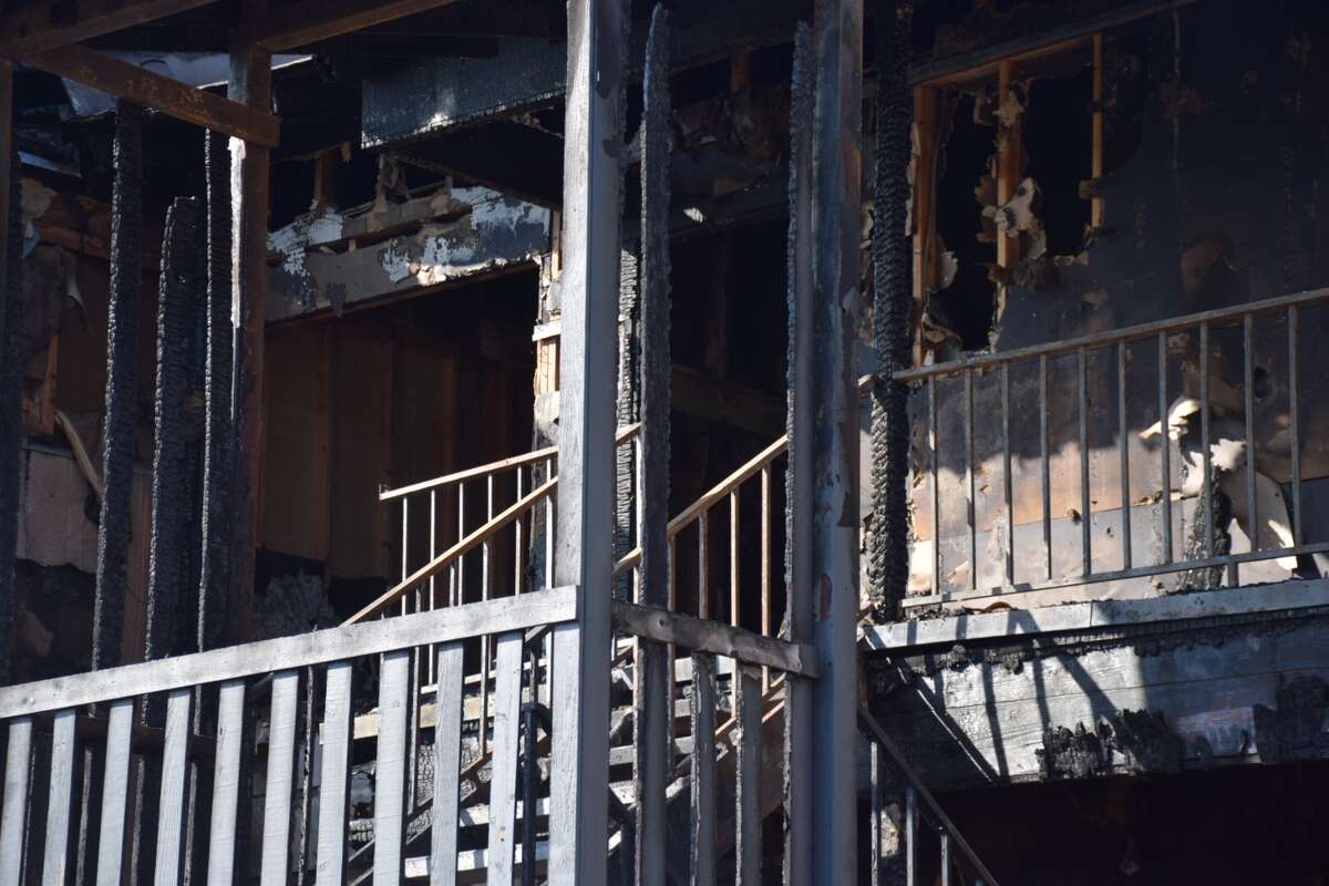 Residents describe chaos caused by fatal San Antonio apartment fire