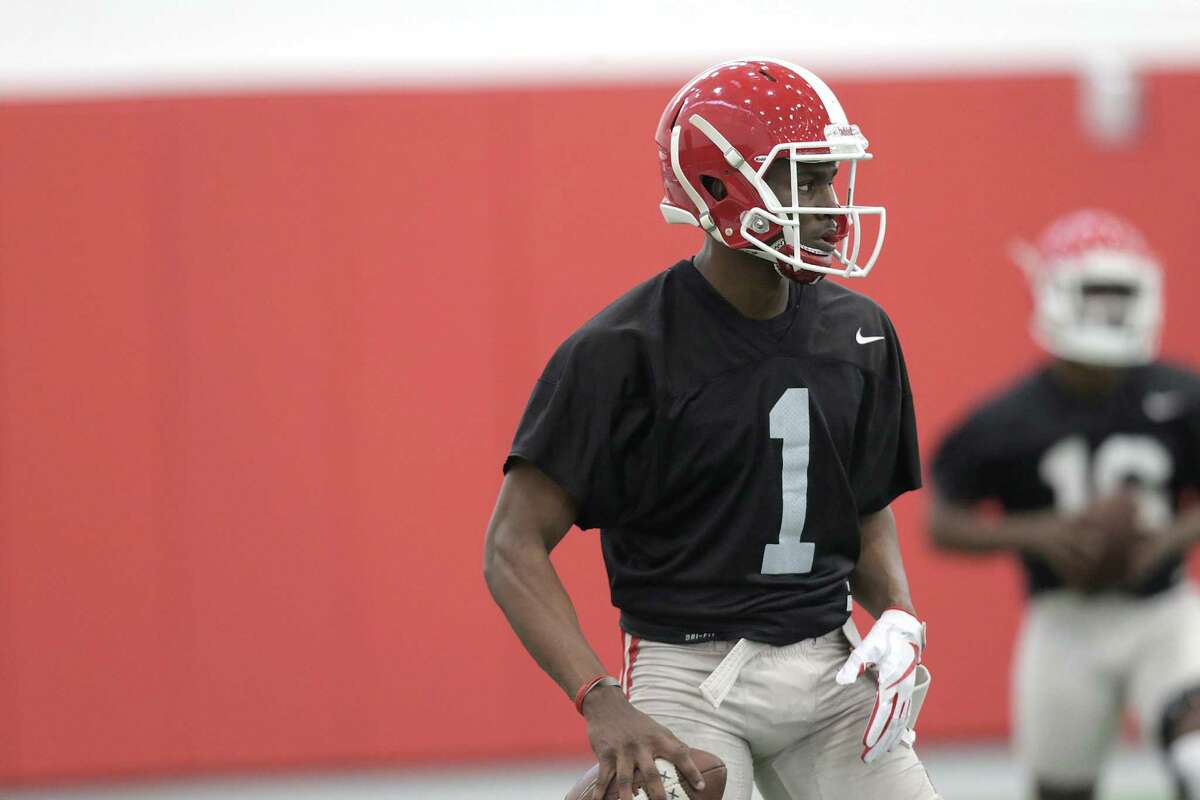 UH to find ways to get QB Bryson Smith on field