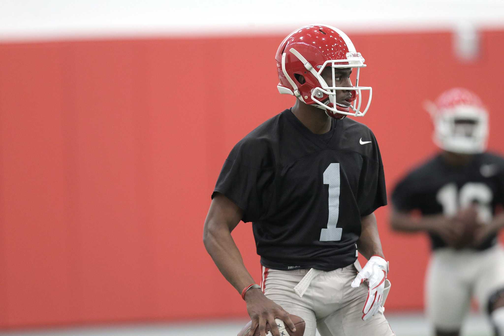 UH to find ways to get QB Bryson Smith on field