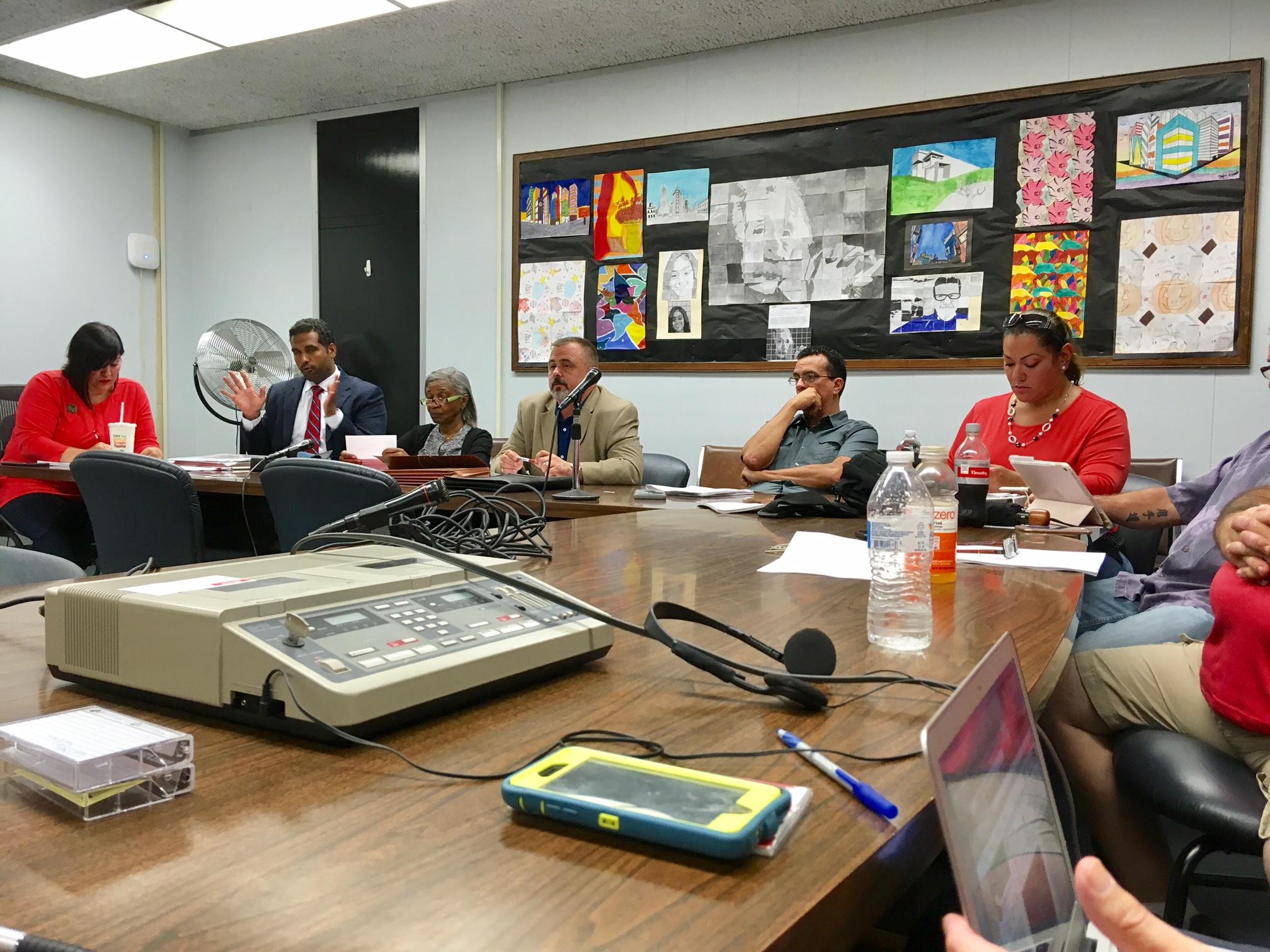 School board grades its superintendent