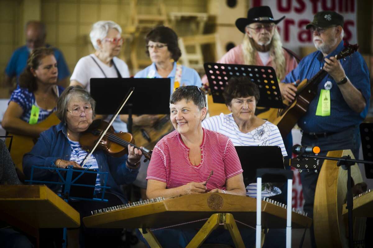 Open jam session during Midland Folk Music Festival - Aug. 23, 2018