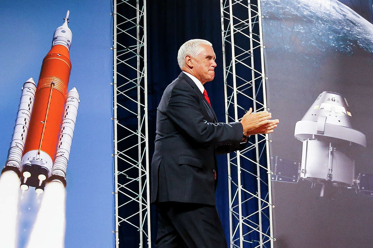 VP Mike Pence visits Johnson Space Center, talks human exploration