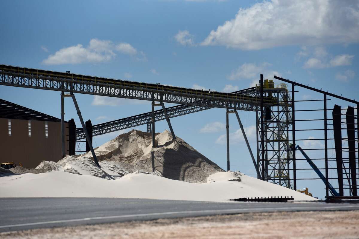 Company eyes Texas-New Mexico fracturing sand transport system