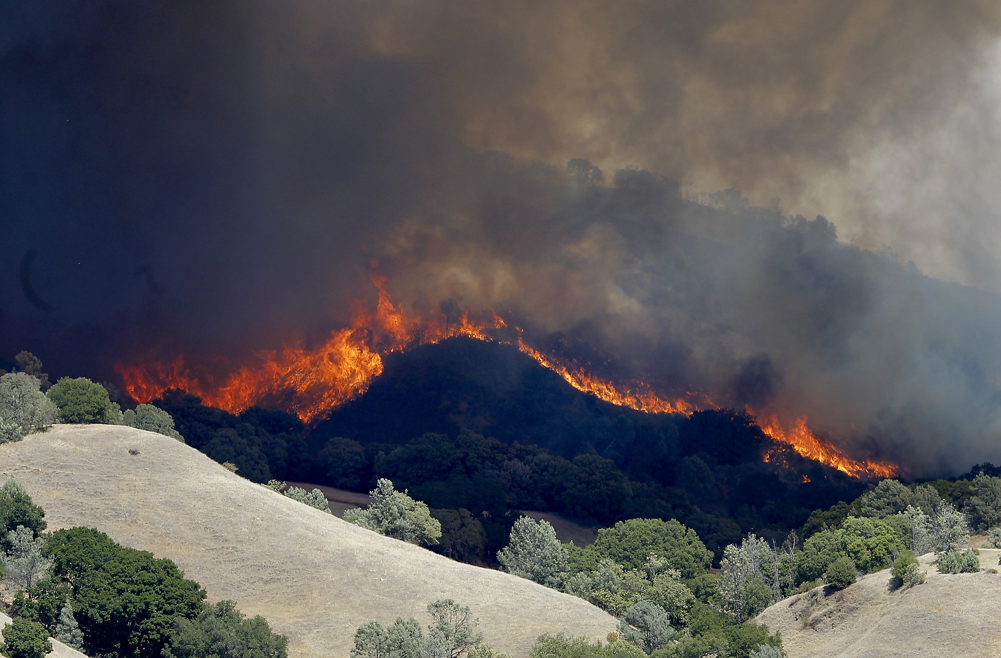 Fire breaks out near summit of Mt. Diablo