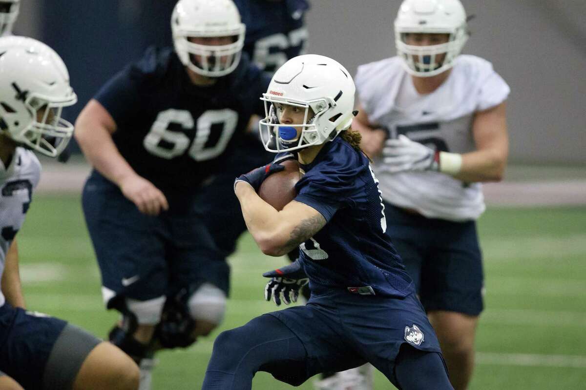 Jeff Jacobs: Well-traveled Zavier Scott settles in as UConn’s starting ...