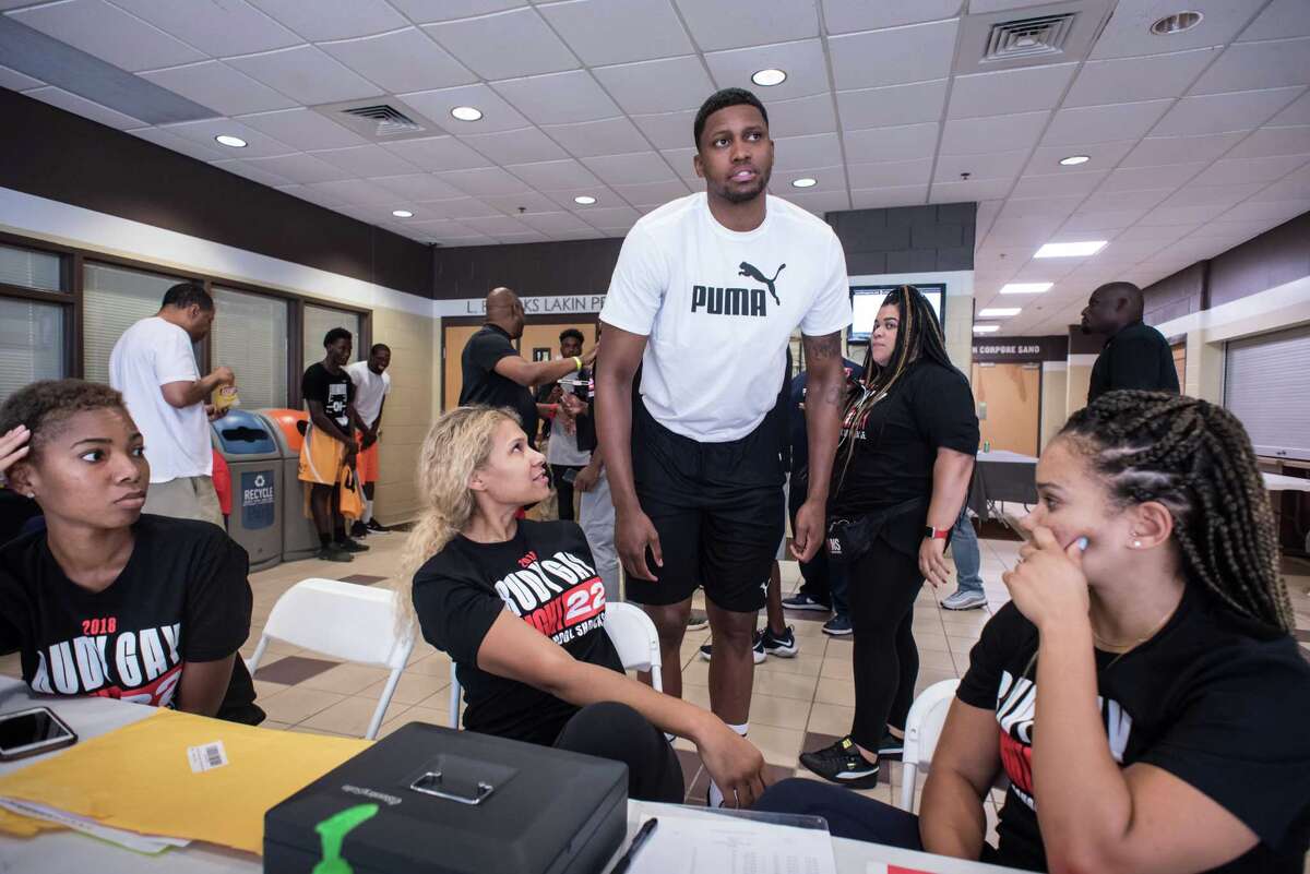 Gay’s Flight 22 Foundation a blessing for Baltimore