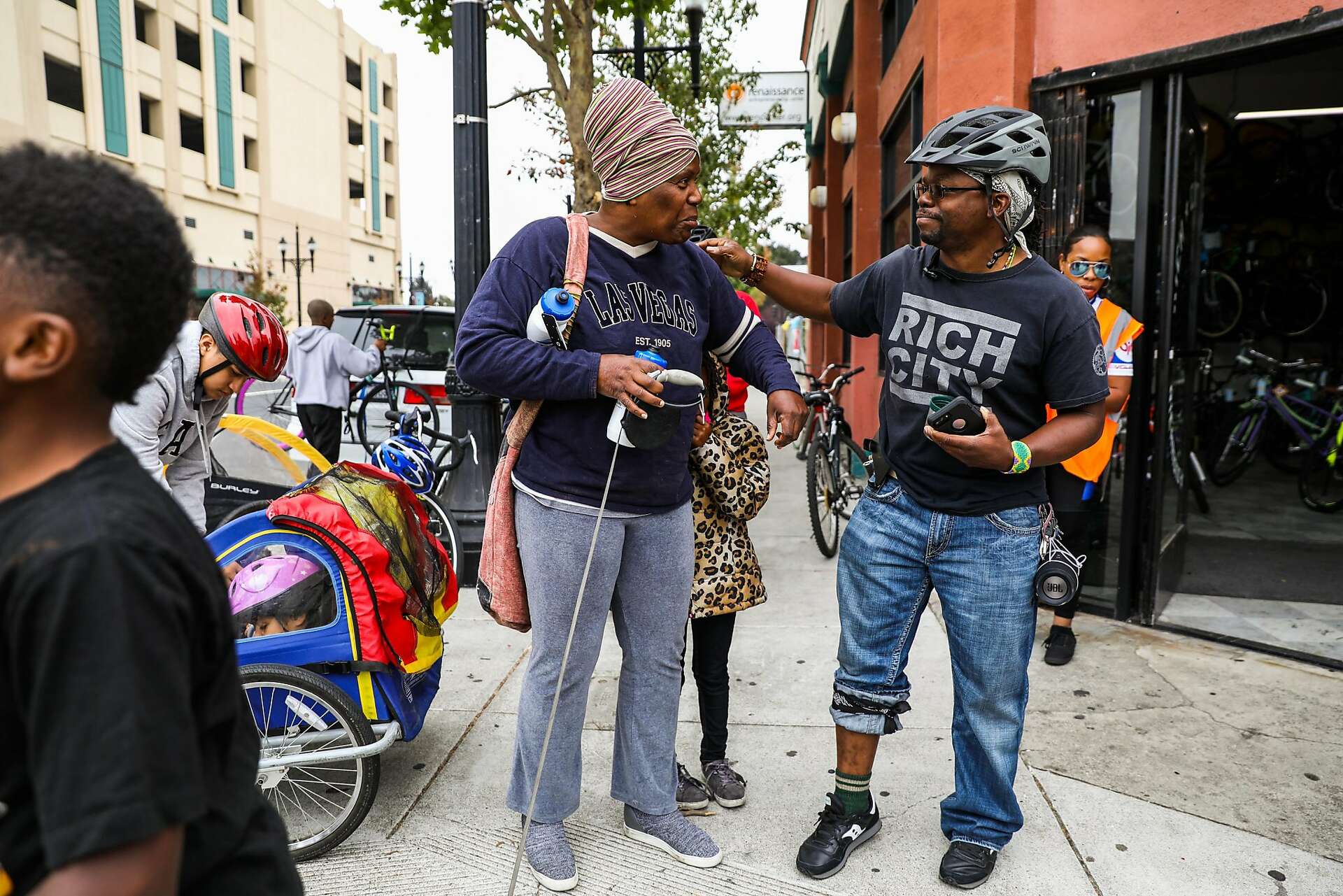 Najari Smith was riding his bike, playing music when Oakland Police ...