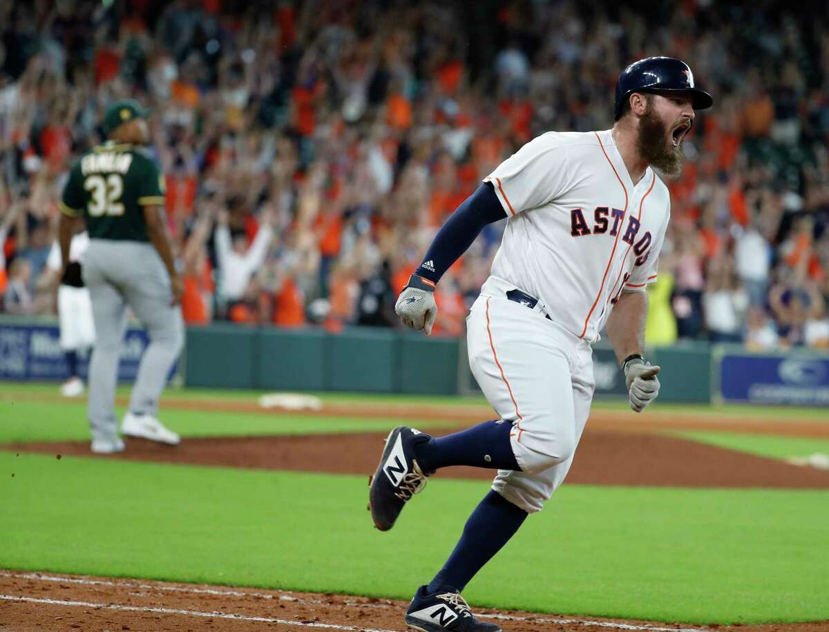 Tyler White powers Astros to huge walkoff win over Oakland