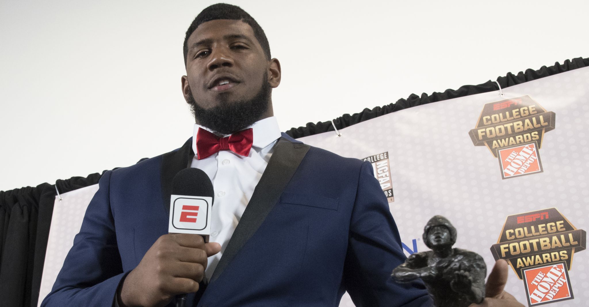 Ed Oliver lets loose at UH's Cage Rage