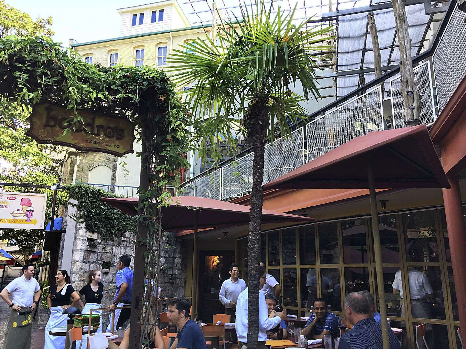 Review: Boudro’s on the River Walk is showing its age