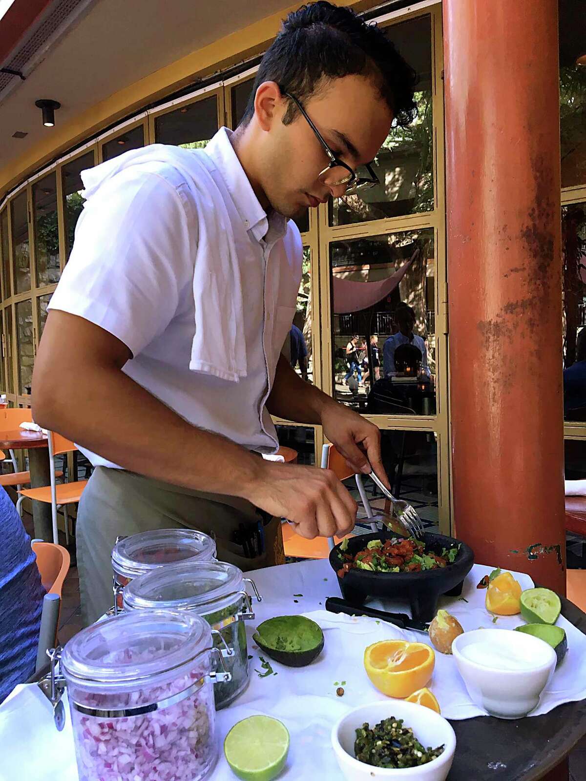 Review: Boudro’s on the River Walk is showing its age