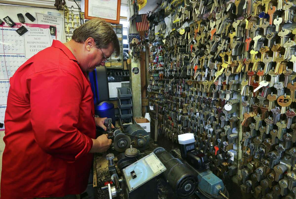 Fate of Houston key shop chain lies with Sears