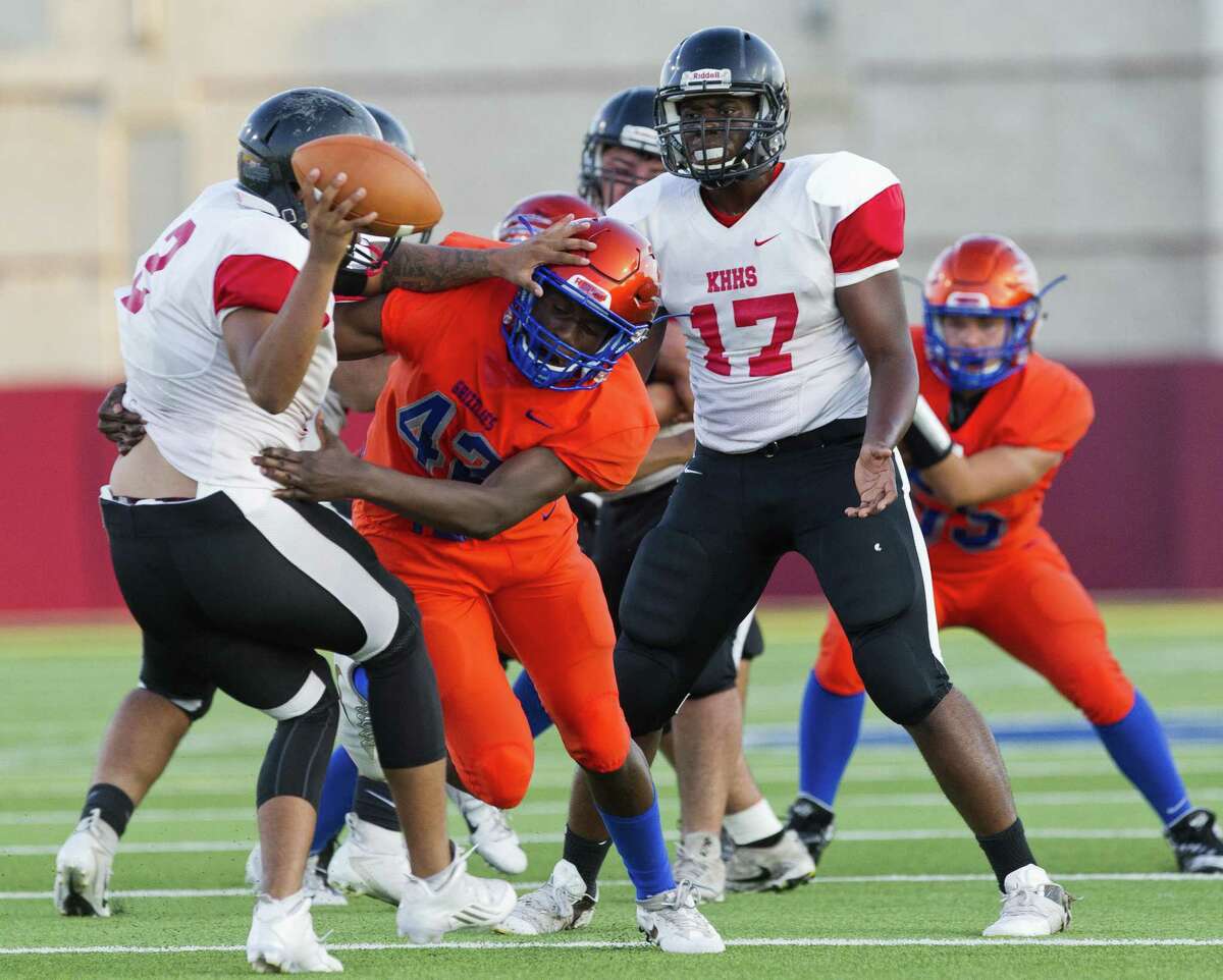 FOOTBALL: A night of firsts as Grand Oaks thumps KIPP Houston in opener