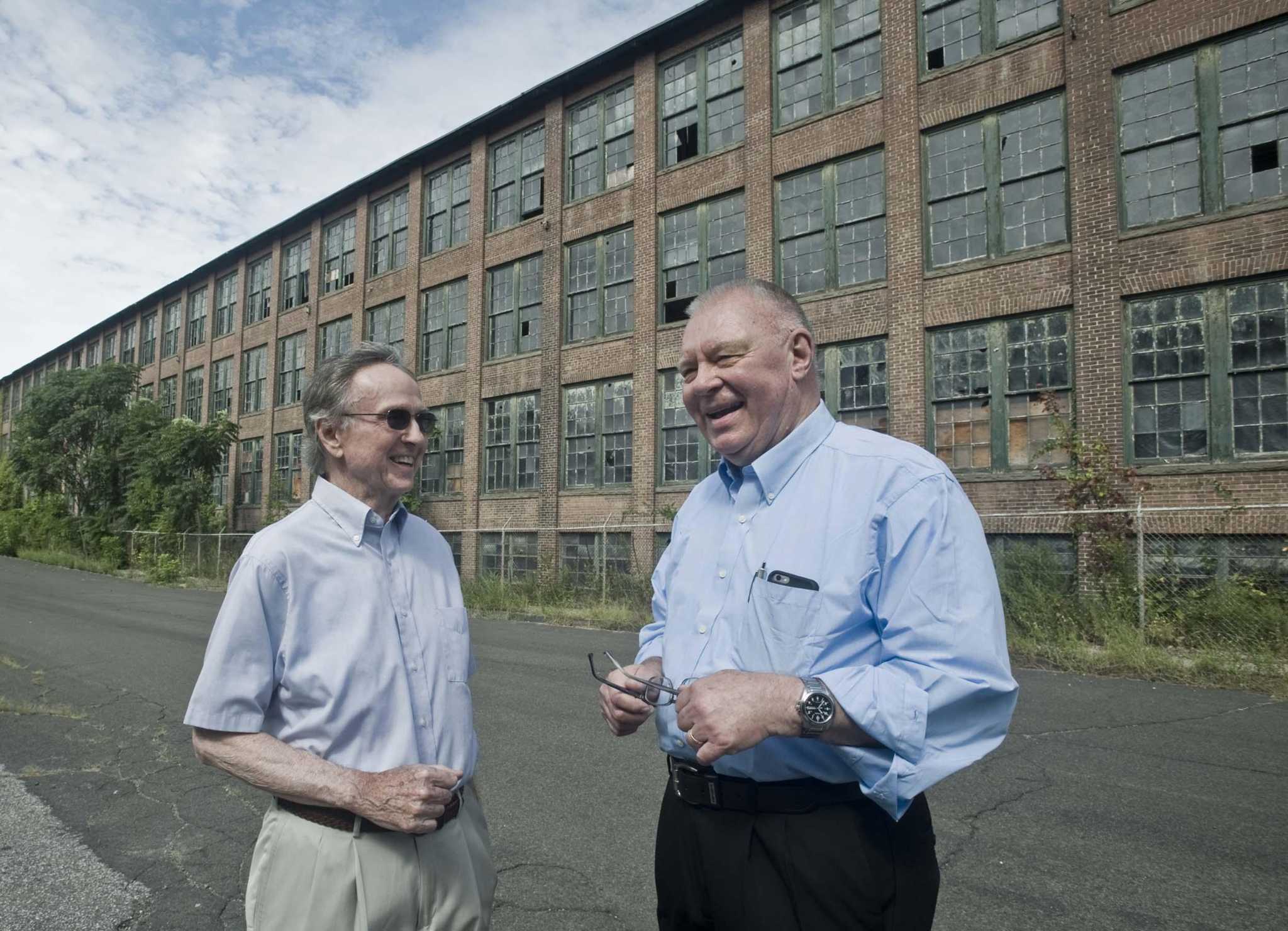 Former selectmen advocate for Redding to assume wire mill ownership