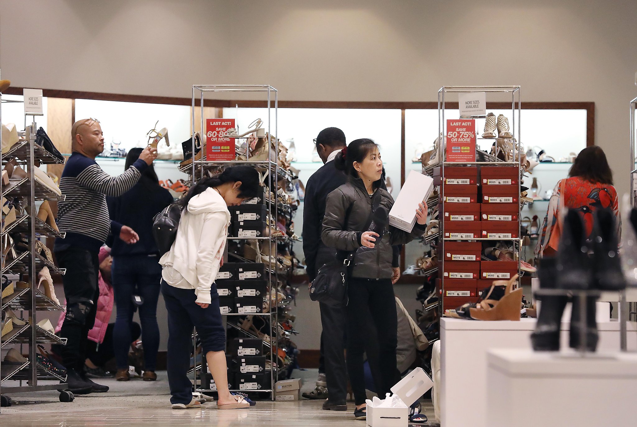 4 reasons shoppers are in the mood to spend
