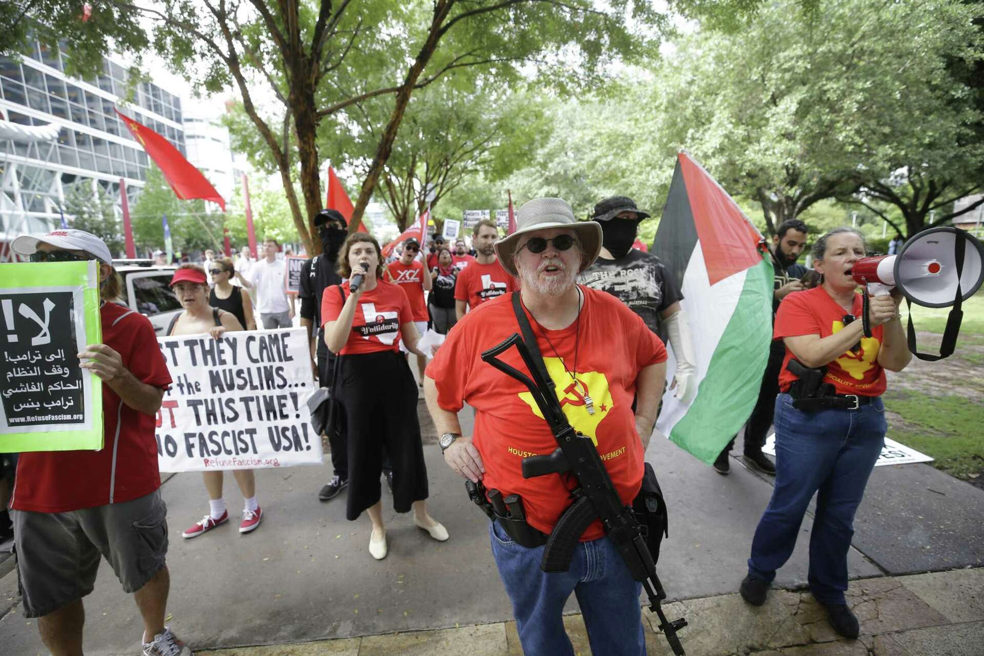 Houston protesters clash outside Islamic convention