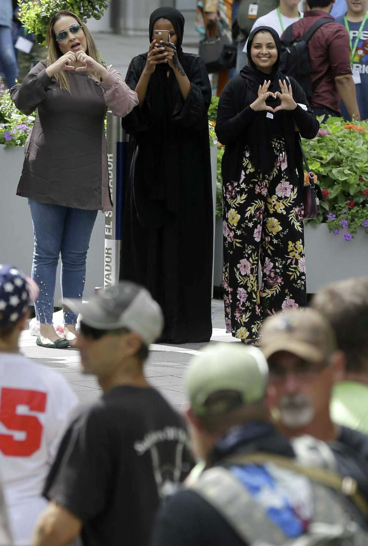 Houston protesters clash outside Islamic convention