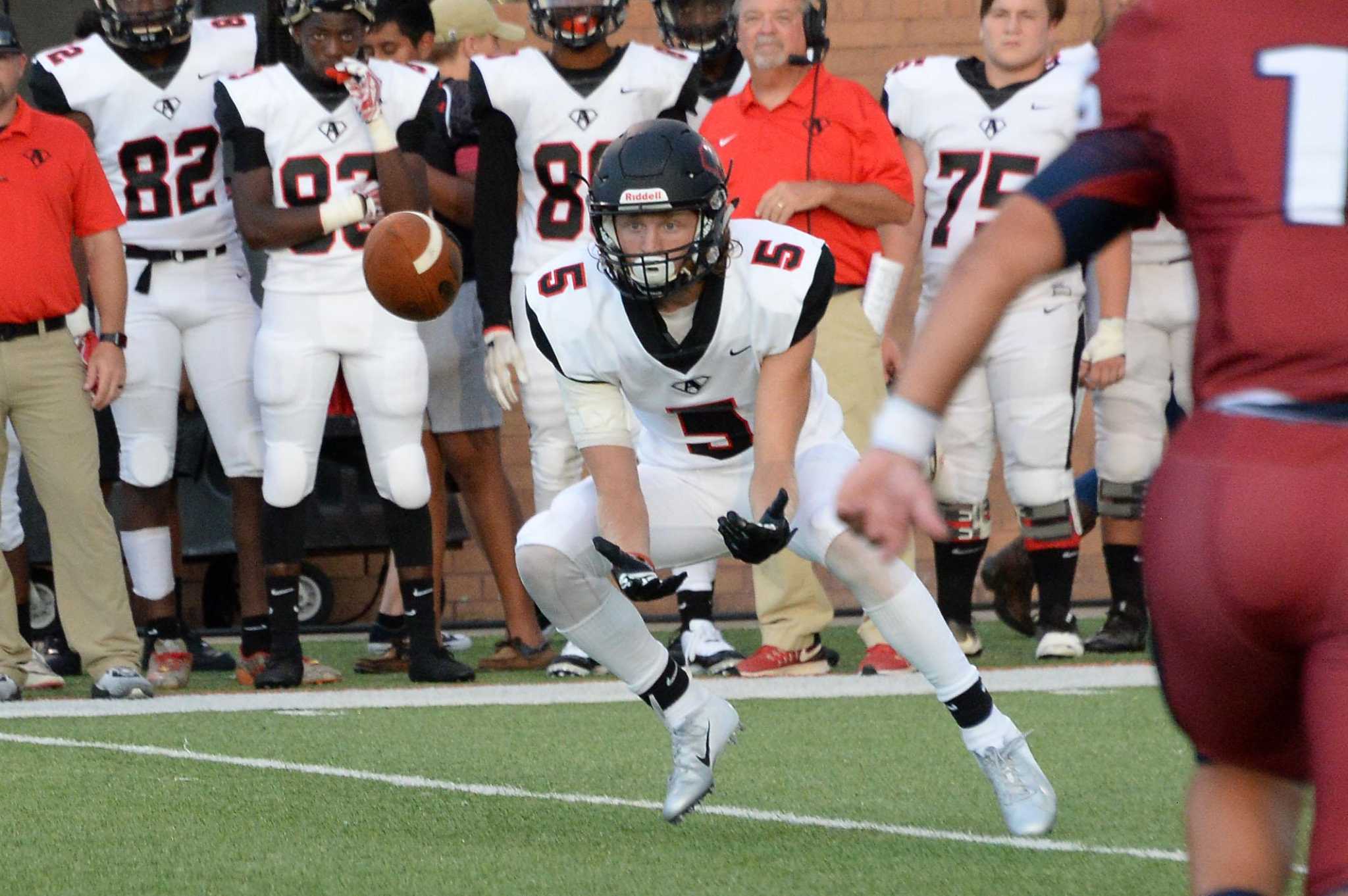 Fort Bend Austin football shows playmaking ability in opening defeat