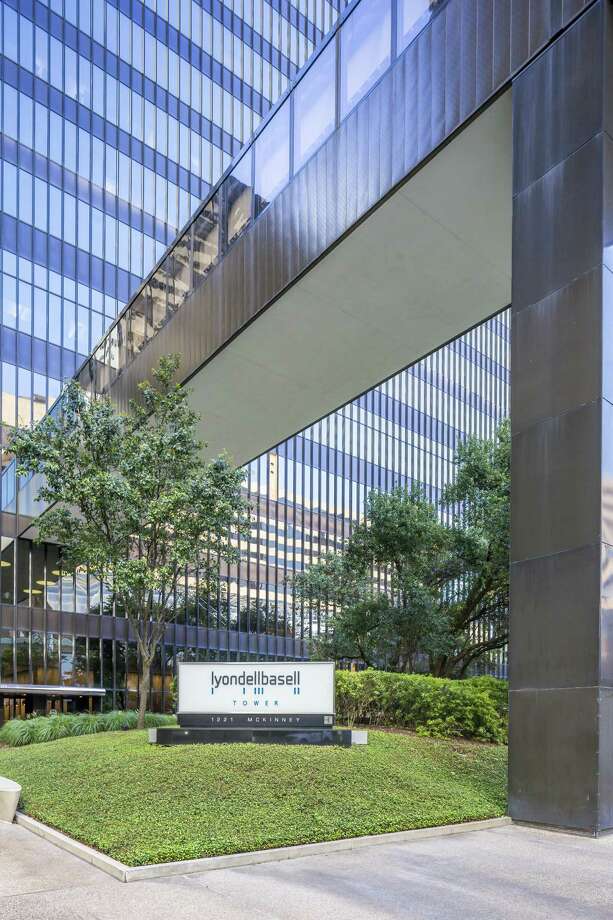 Deal of the Week: Haynes and Boone inks renewal in downtown’s ...