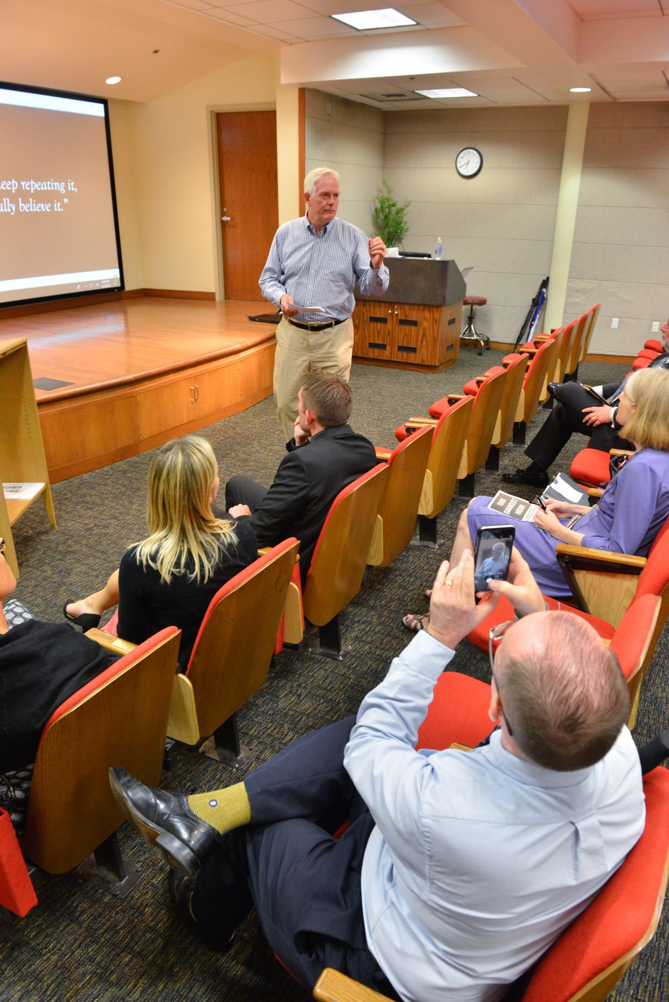 Nonpartisan group offers resources to inform voters