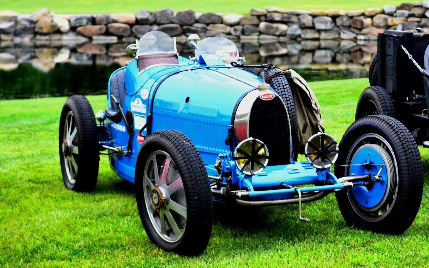 Video: A morning commute in a Bugatti