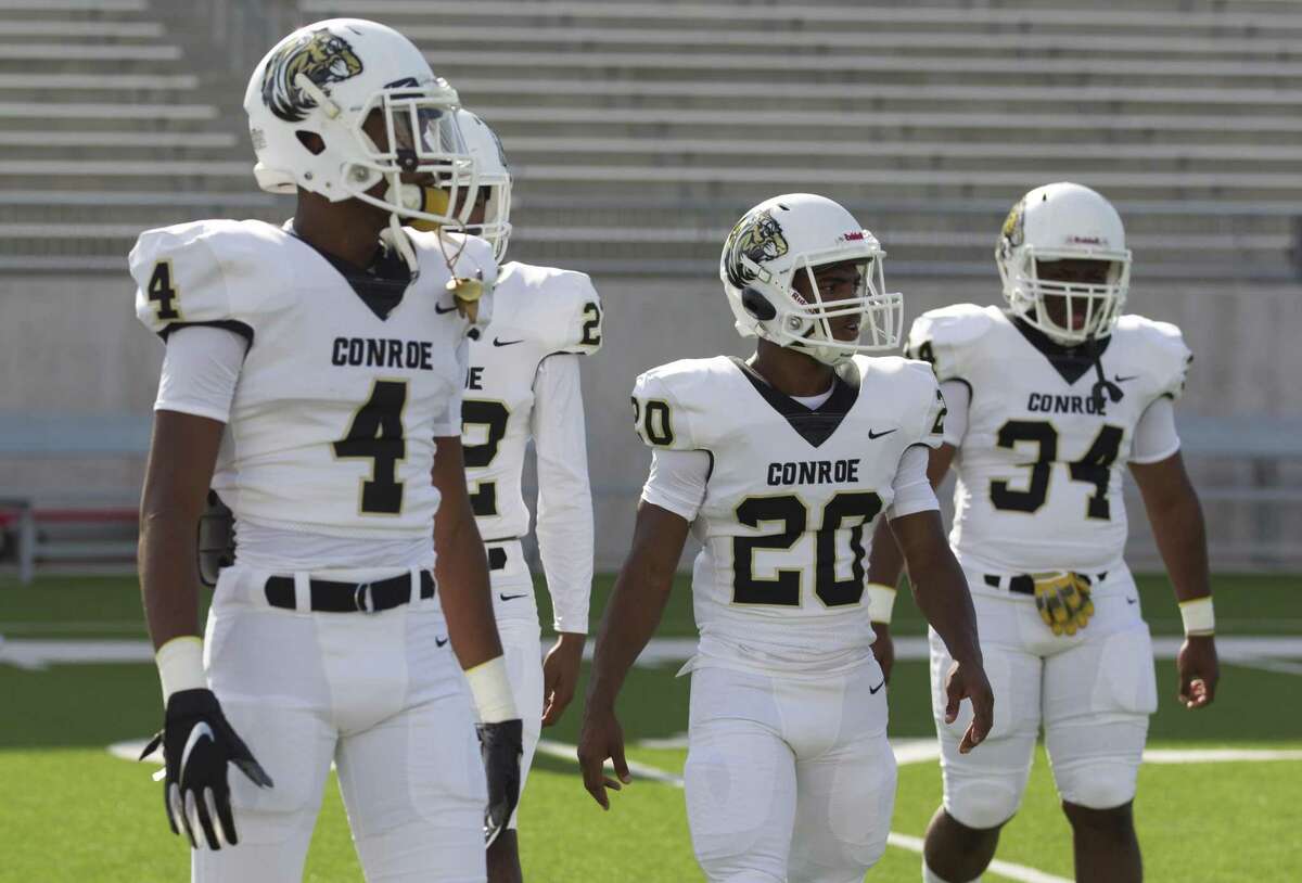 FOOTBALL: Wild finish sees Aldine Davis slip past Conroe