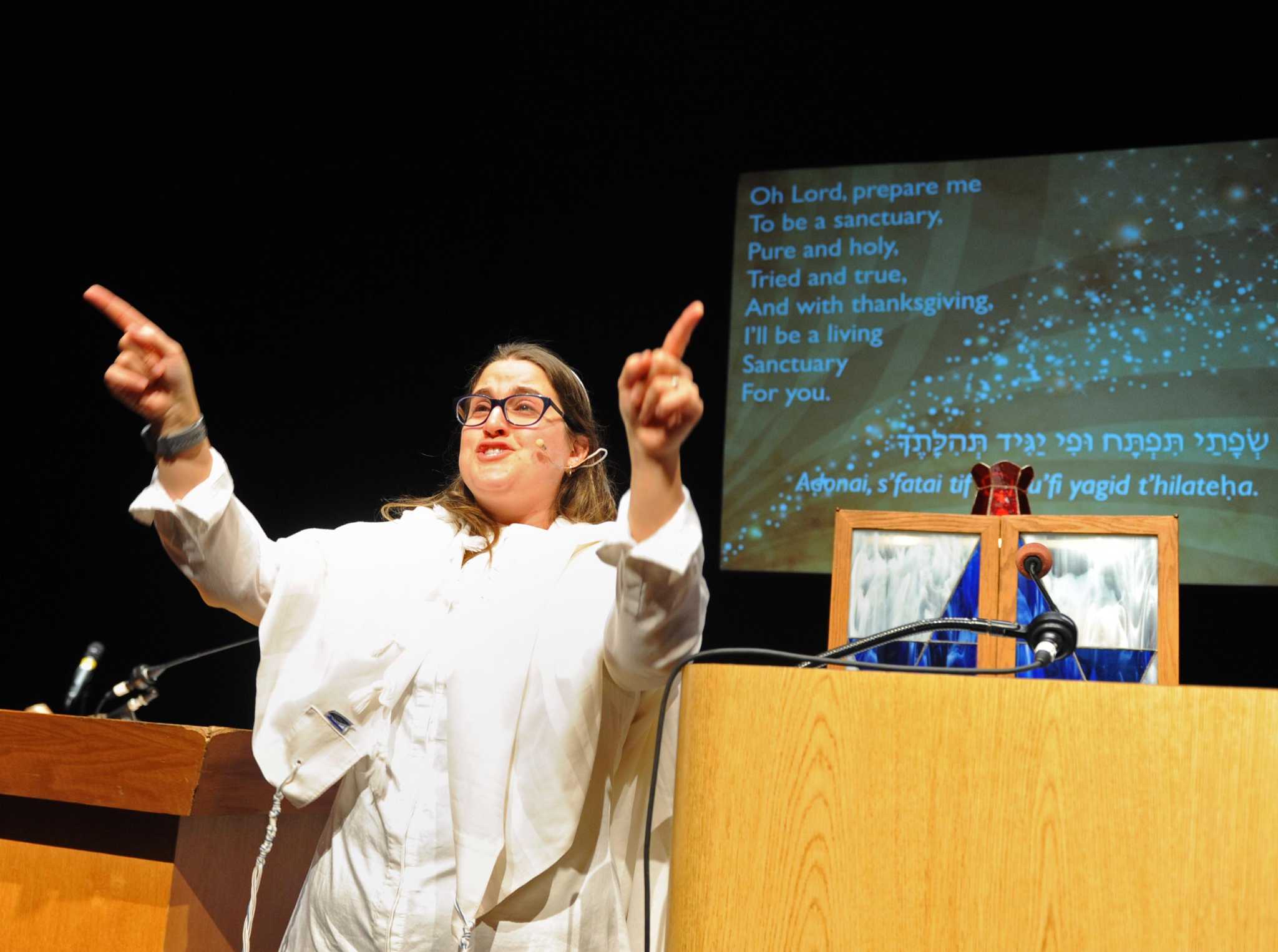 Temple Sholom celebrates Rosh Hashanah at GHS