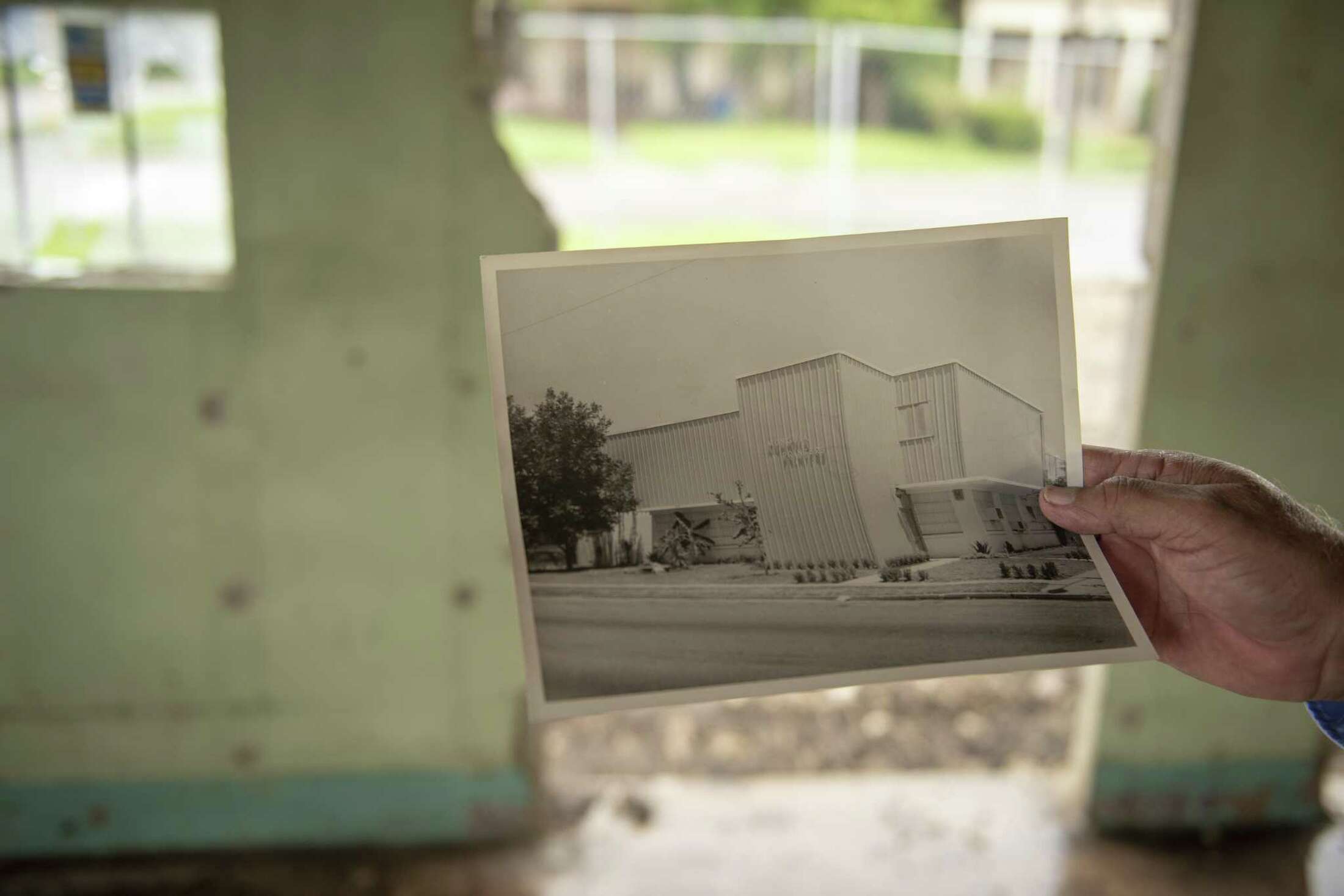 Henry Cisneros renovating grandfather’s print shop into West Side’s ...