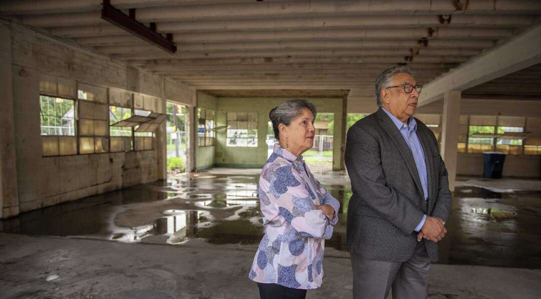 Henry Cisneros renovating grandfather’s print shop into West Side’s ...