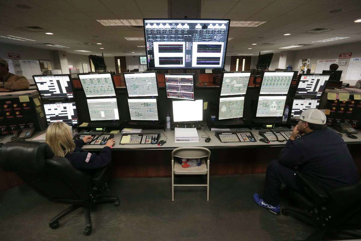 Texas petrochemical plants turn ethane into building blocks of plastic