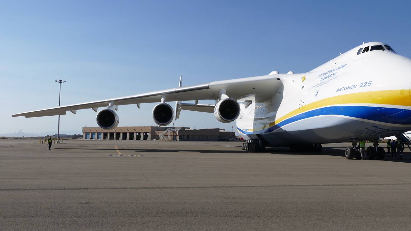 Watch world's largest jet land at Oakland International [VIDEO]