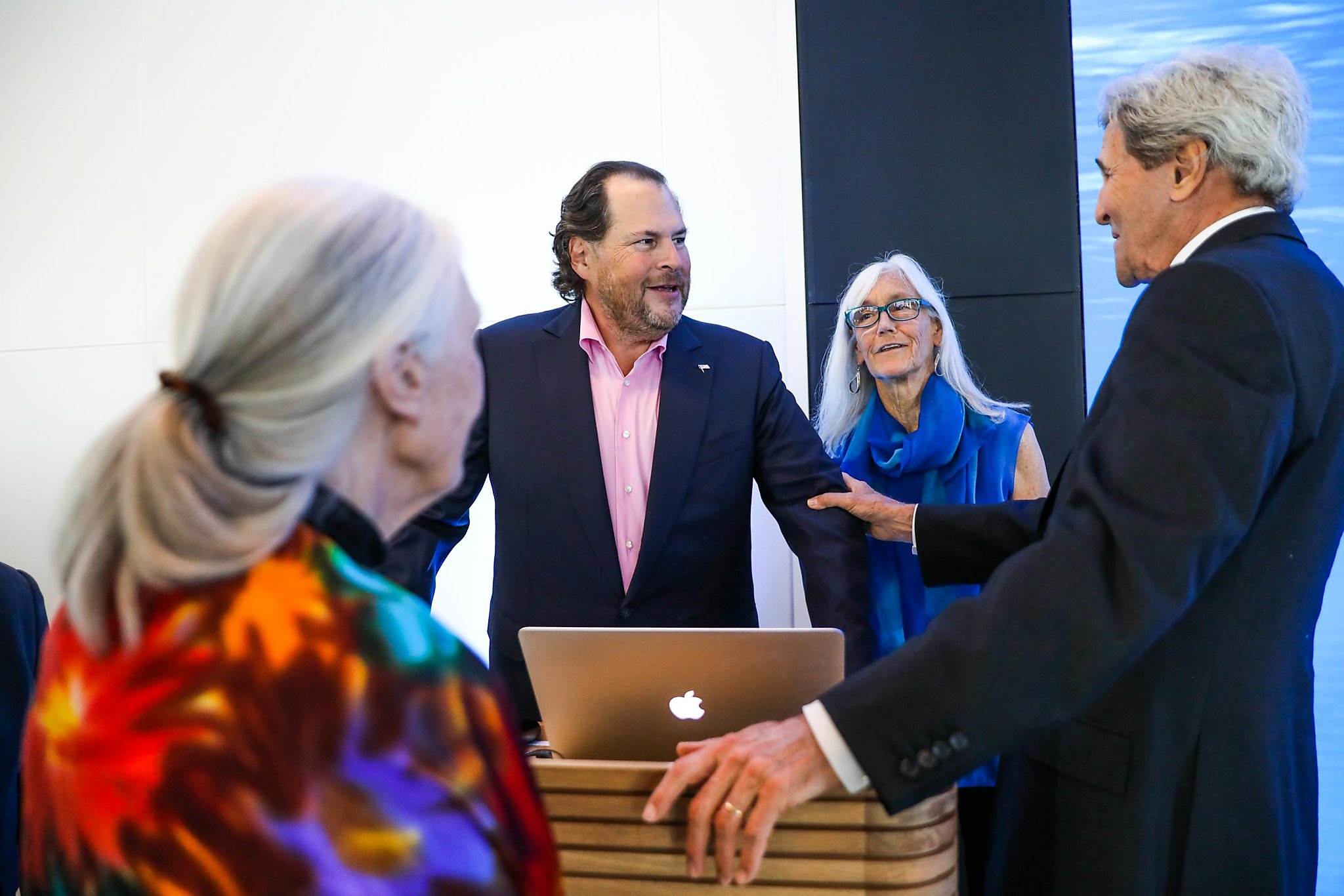 Salesforce chief Marc Benioff, wife Lynne to buy Time magazine