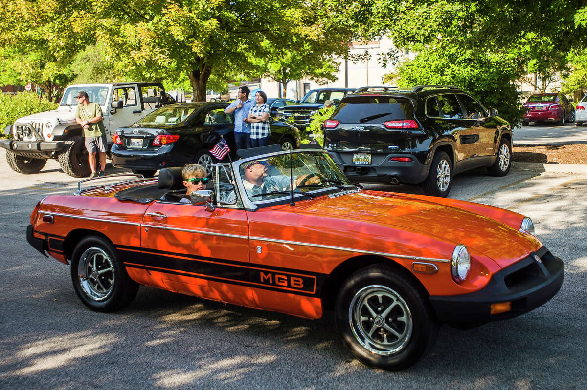 Cruise 'N Car Show rolls through 29th year