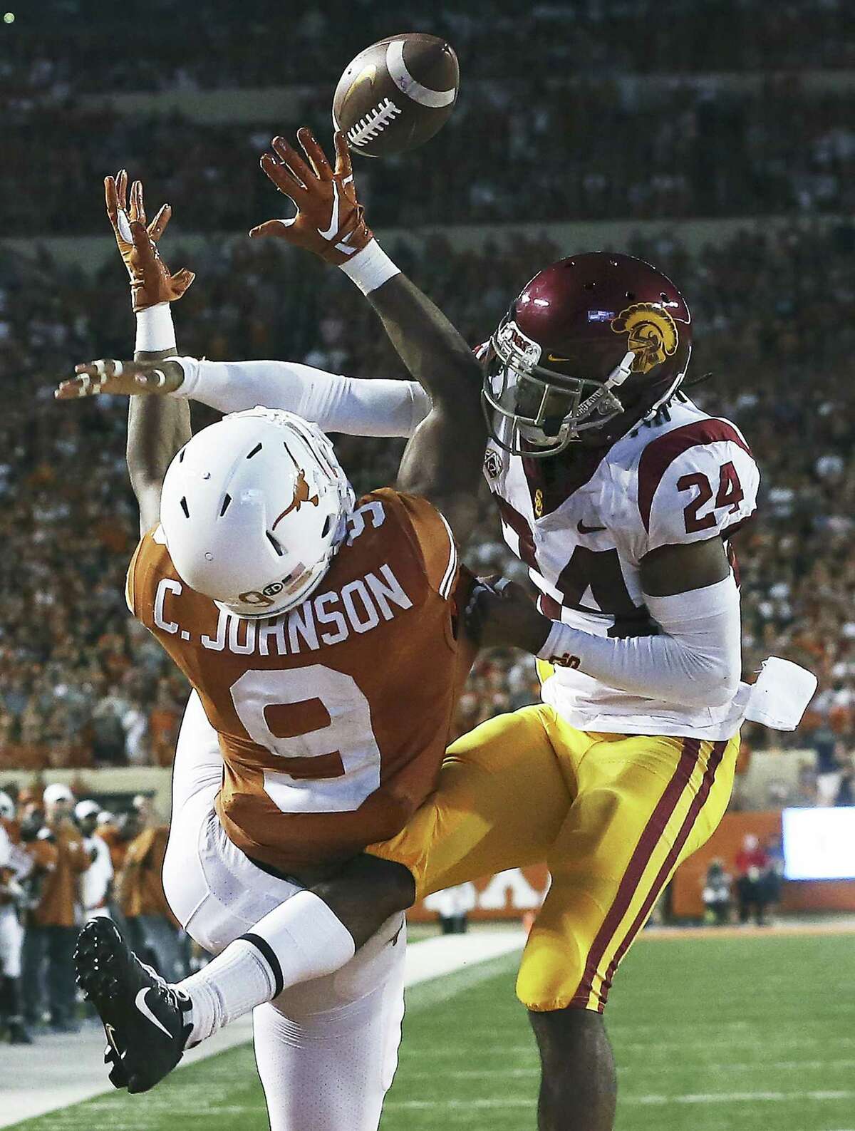 Longhorns Extra Points: Texas 37, USC 14